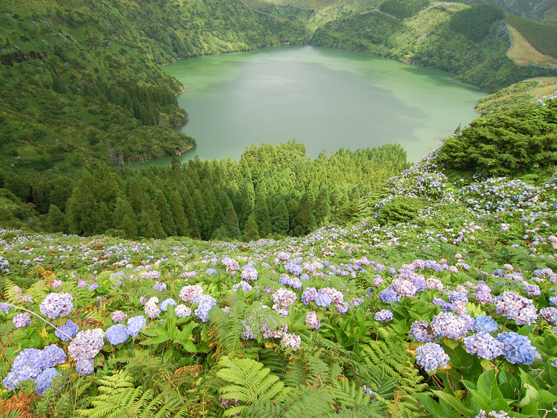 14 Warm Places to Visit in April – Holidays