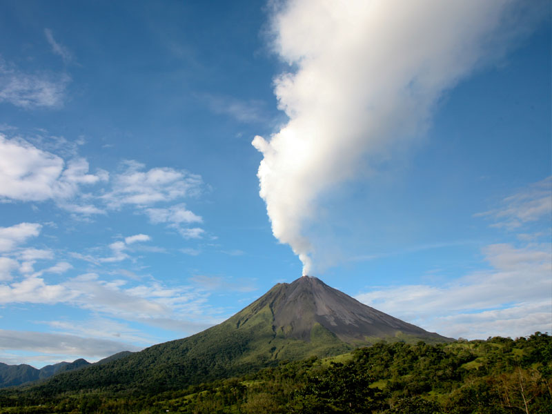 World’s 10 Best Places to See Volcanoes – Holidays
