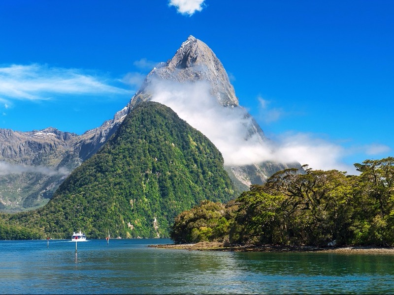 Top 13 Natural Wonders to See in New Zealand – Holidays