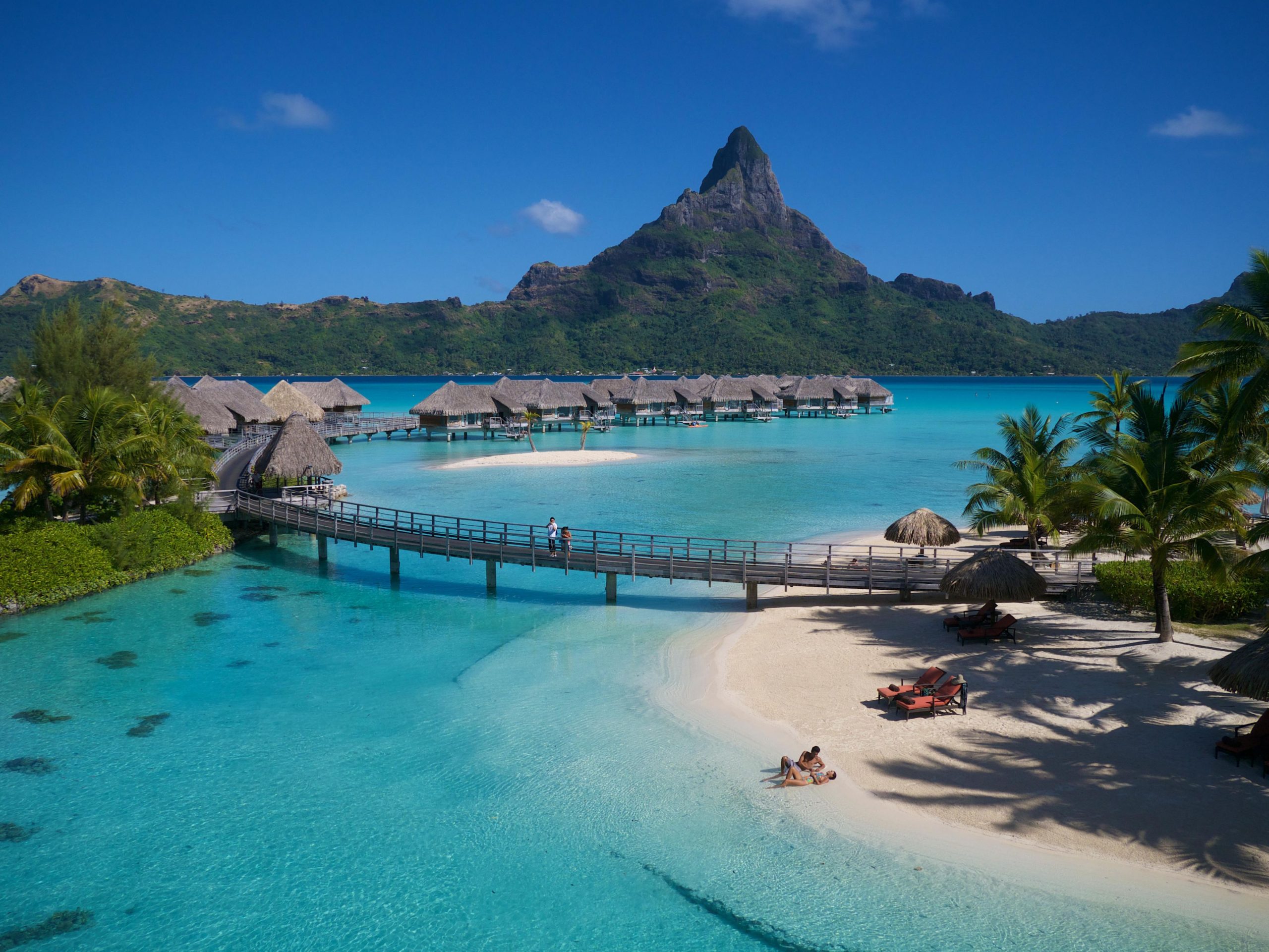 14 Best Overwater Bungalow Resorts Around the World – Holidays