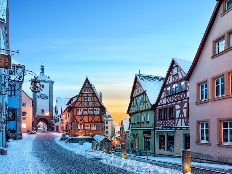 10+ Most Magical Snowy Cities Around the World – Holidays