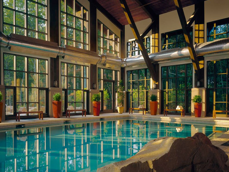 10 Most Romantic Poconos Couples Resorts (with Photos & Prices) – Holidays