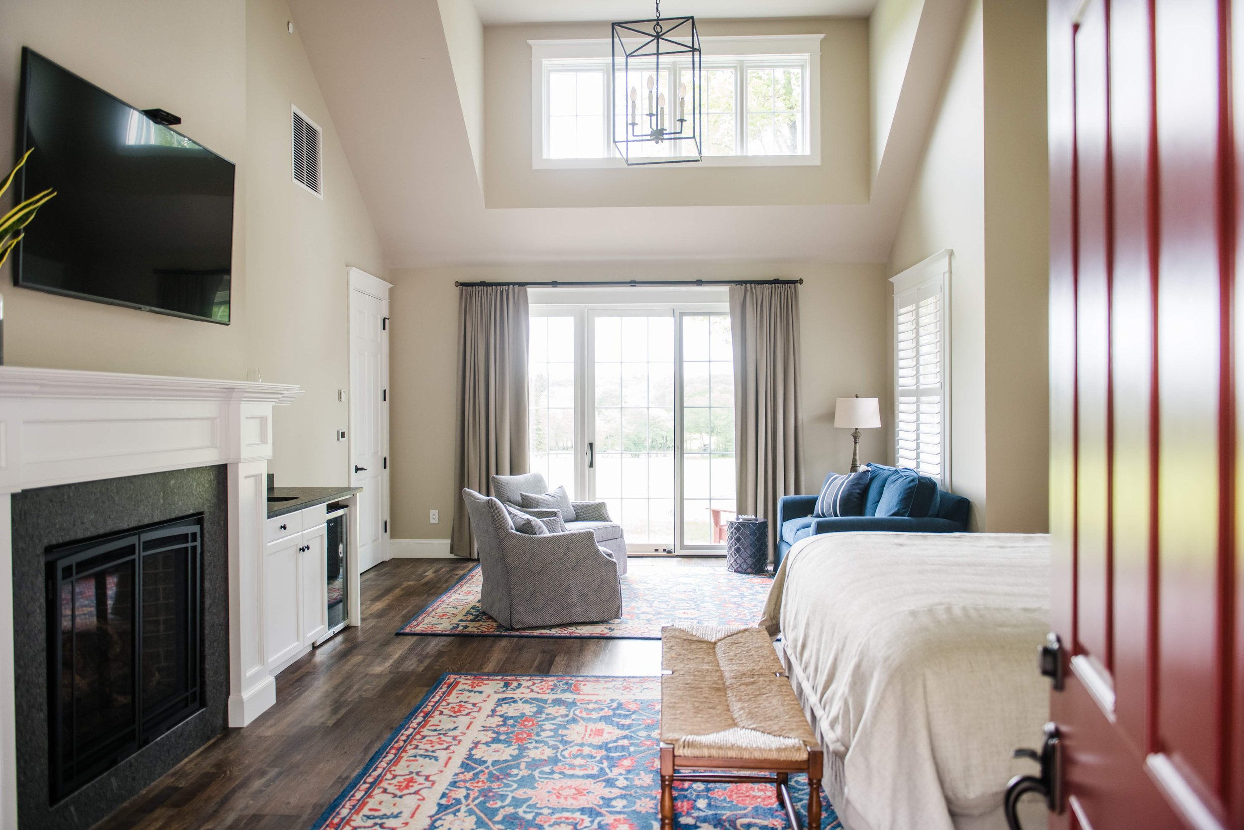 10 Most Romantic Poconos Couples Resorts (with Photos & Prices) – Holidays