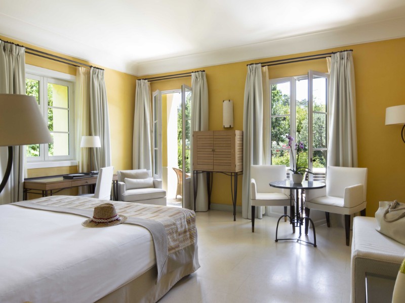 10 Best Resorts in the South of France (with Sea Views) – Holidays