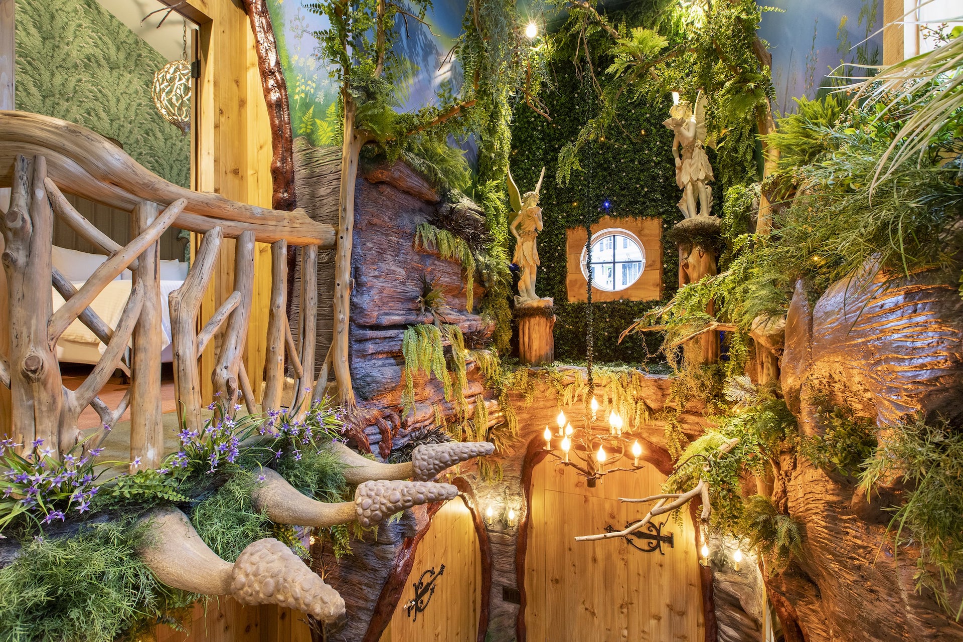 14 Coolest Themed Hotel Rooms in the U.S. – Holidays