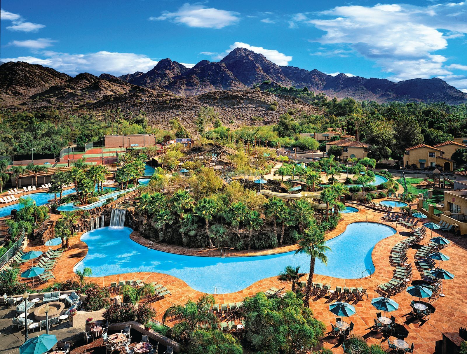 13 Best Arizona Resorts with Poolside & Swim Up Bars – Holidays