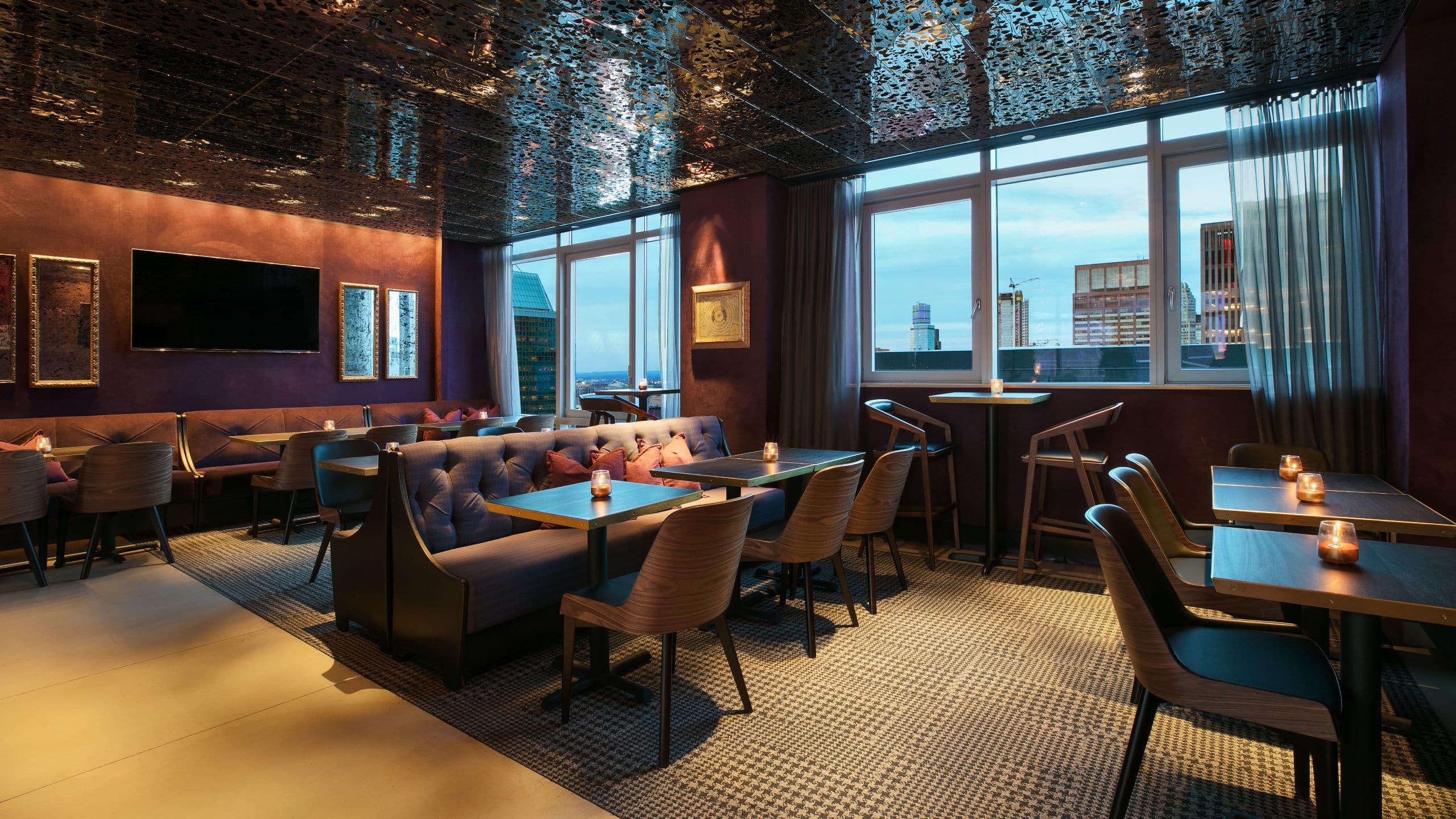 Top 12 NYC Hotels with View of Times Square Ball Drop – Holidays